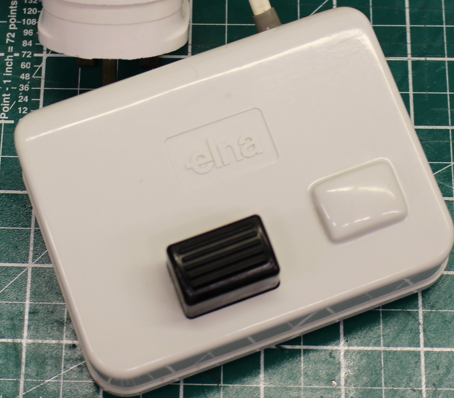 Elna SP foot pedal went bang – Fix It Workshop