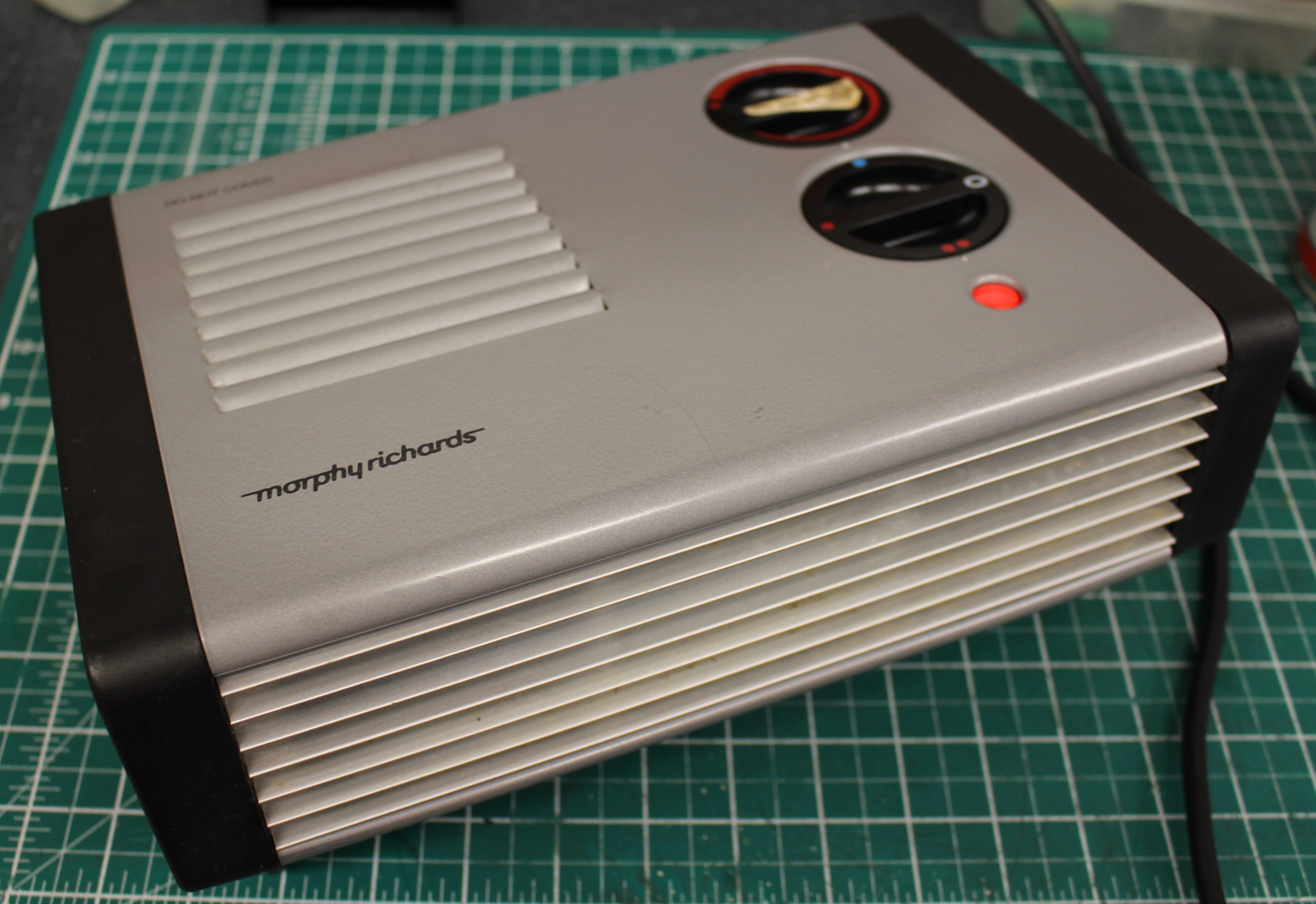 Morphy Richards smoky heater – Fix It Workshop