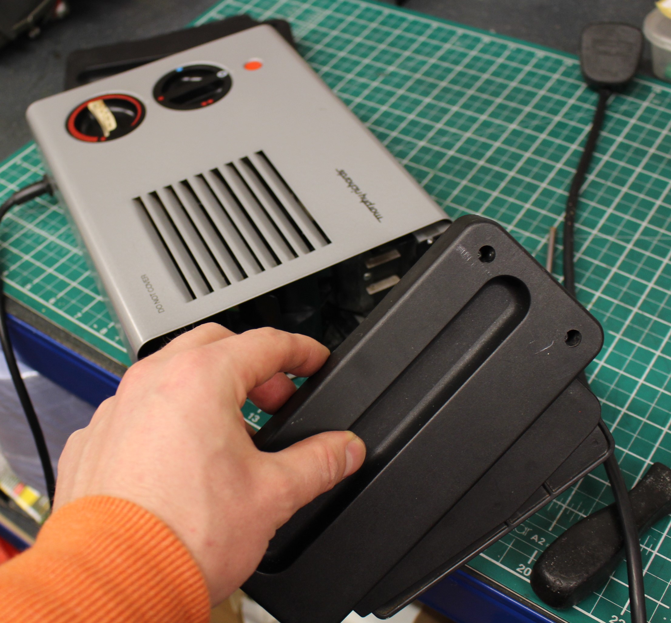 Morphy Richards smoky heater – Fix It Workshop