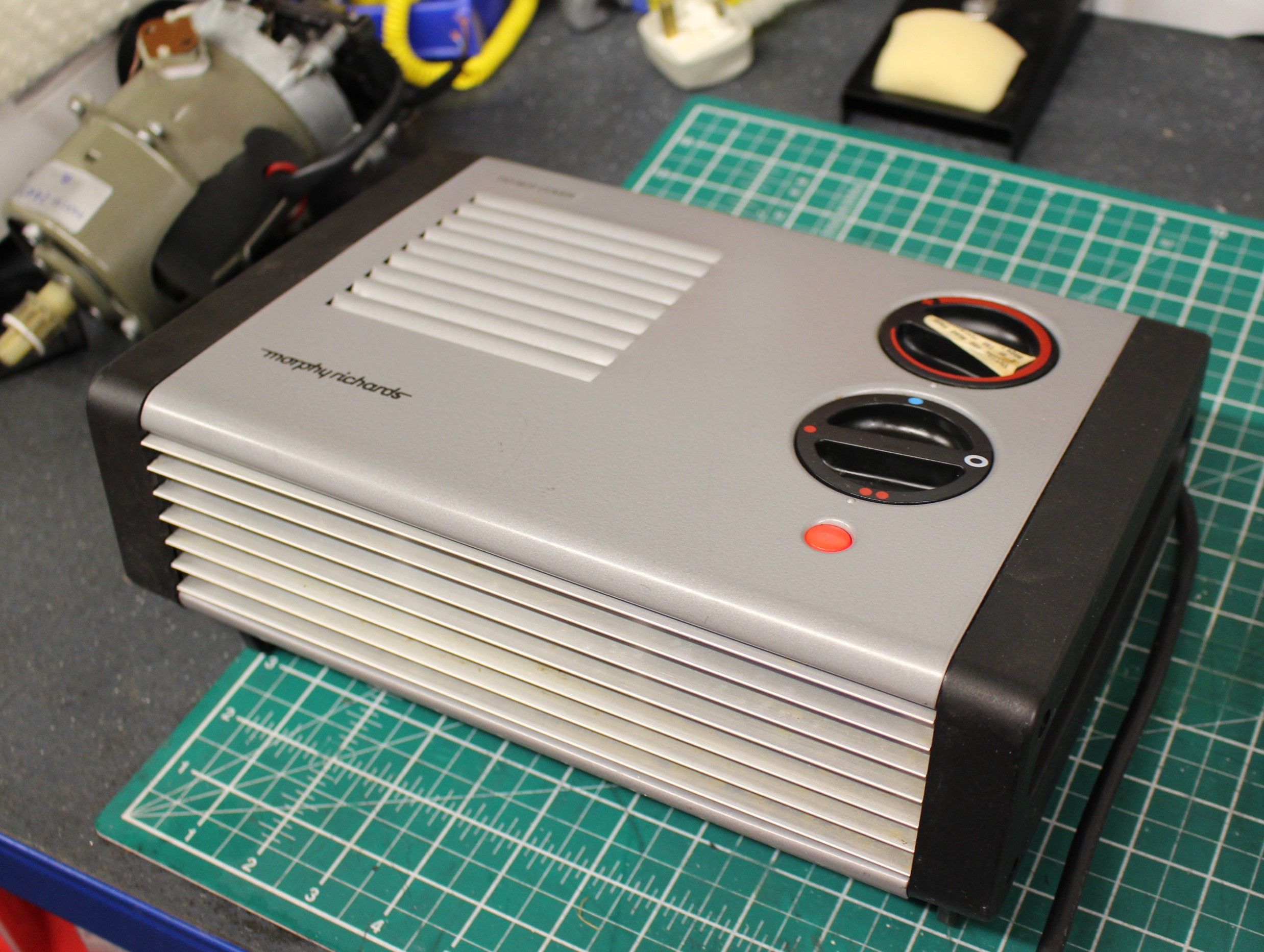 Morphy Richards smoky heater – Fix It Workshop