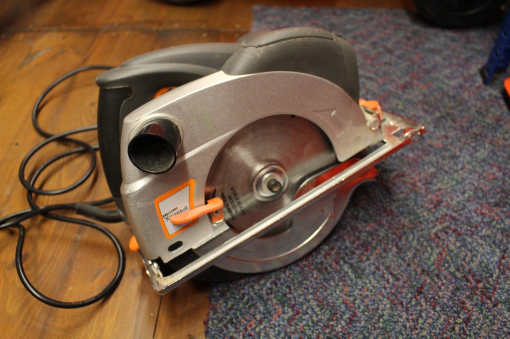A Challenge Circular Saw – Fix It Workshop