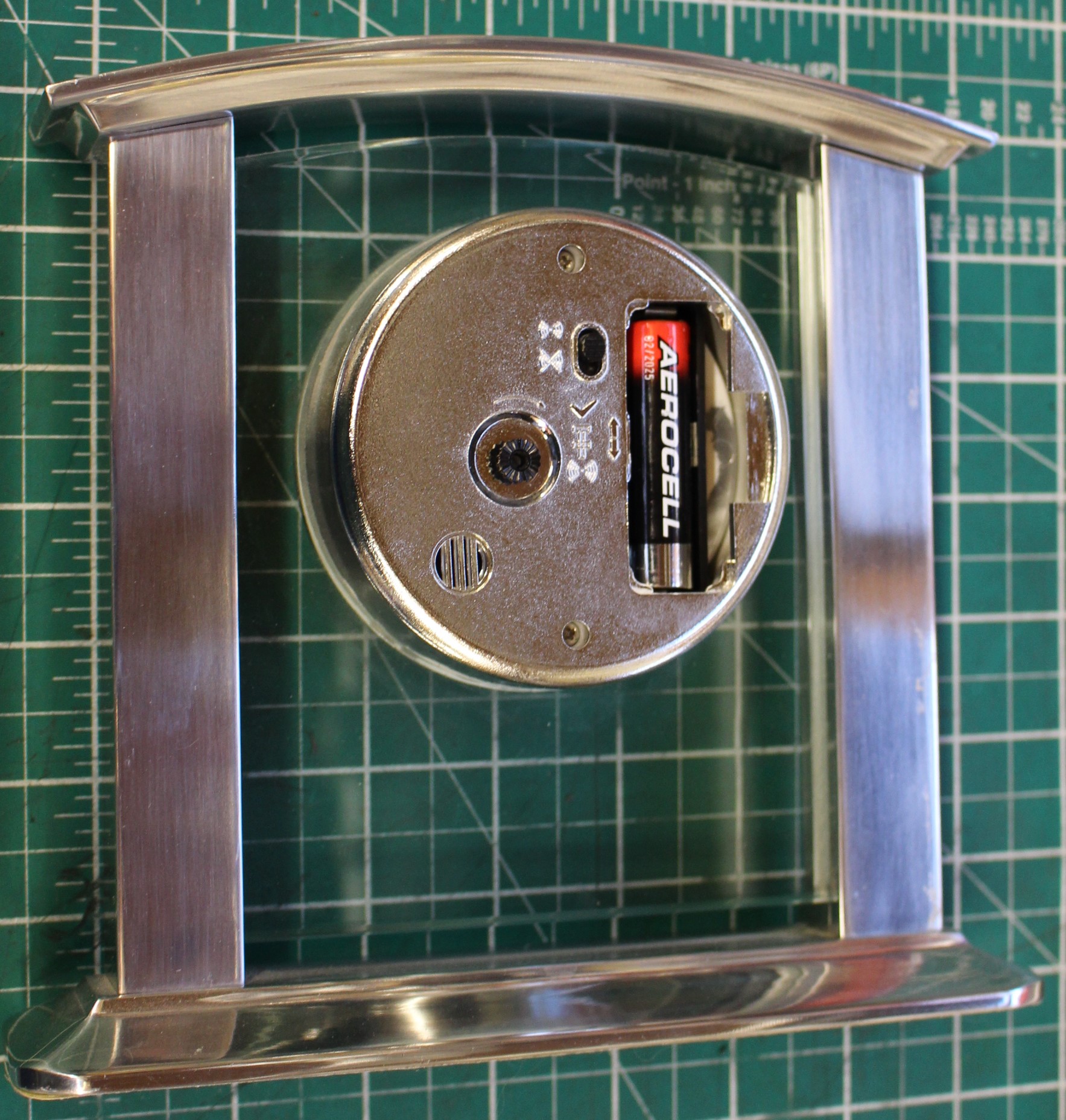 Generic Battery Mantel Clock – Fix It Workshop