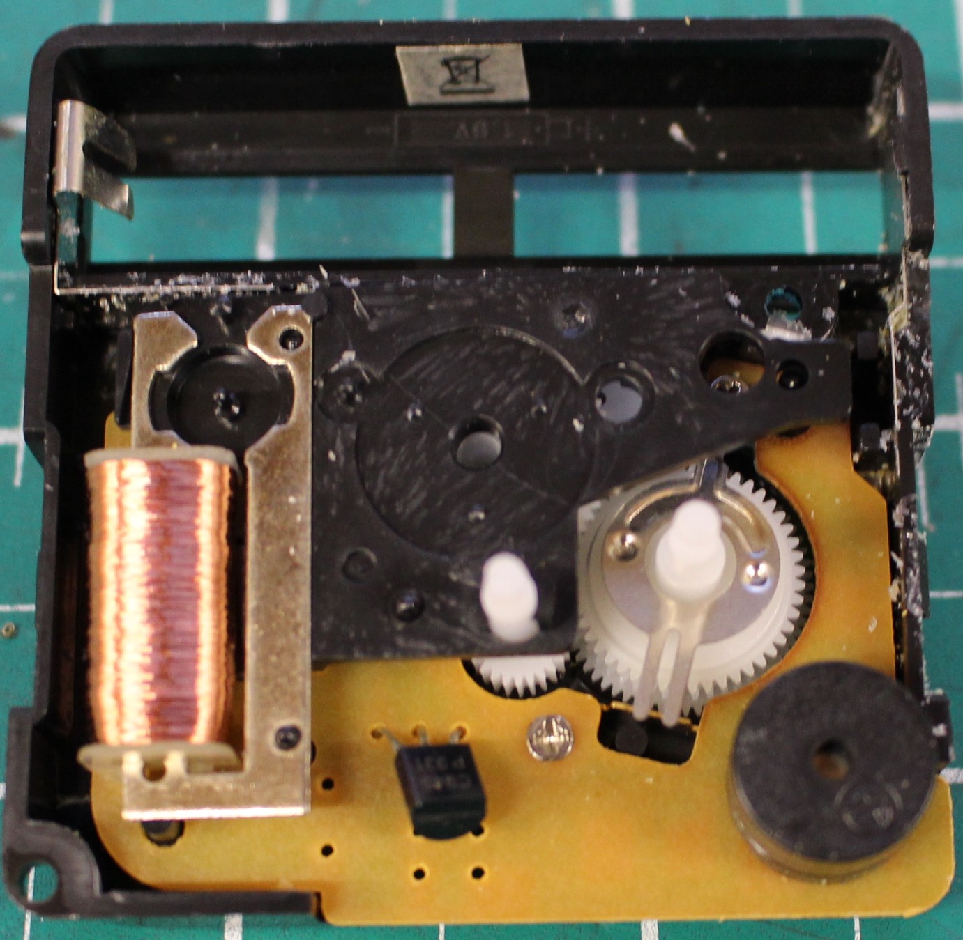 Generic Battery Mantel Clock – Fix It Workshop