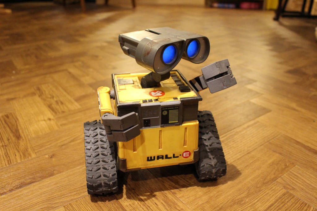 Wall-E gets back on track – Fix It Workshop